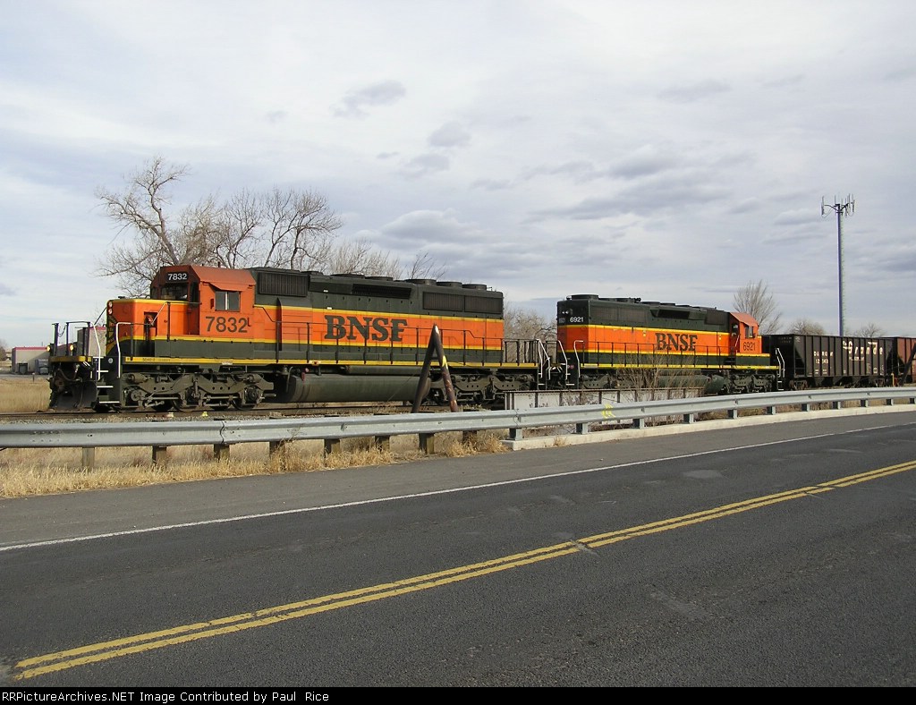 BNSF 7832 Leads The Beer Train